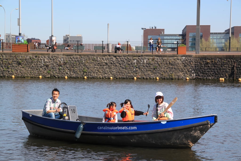 Boot Huren Amsterdam - €20 Korting - Canal Motorboats
